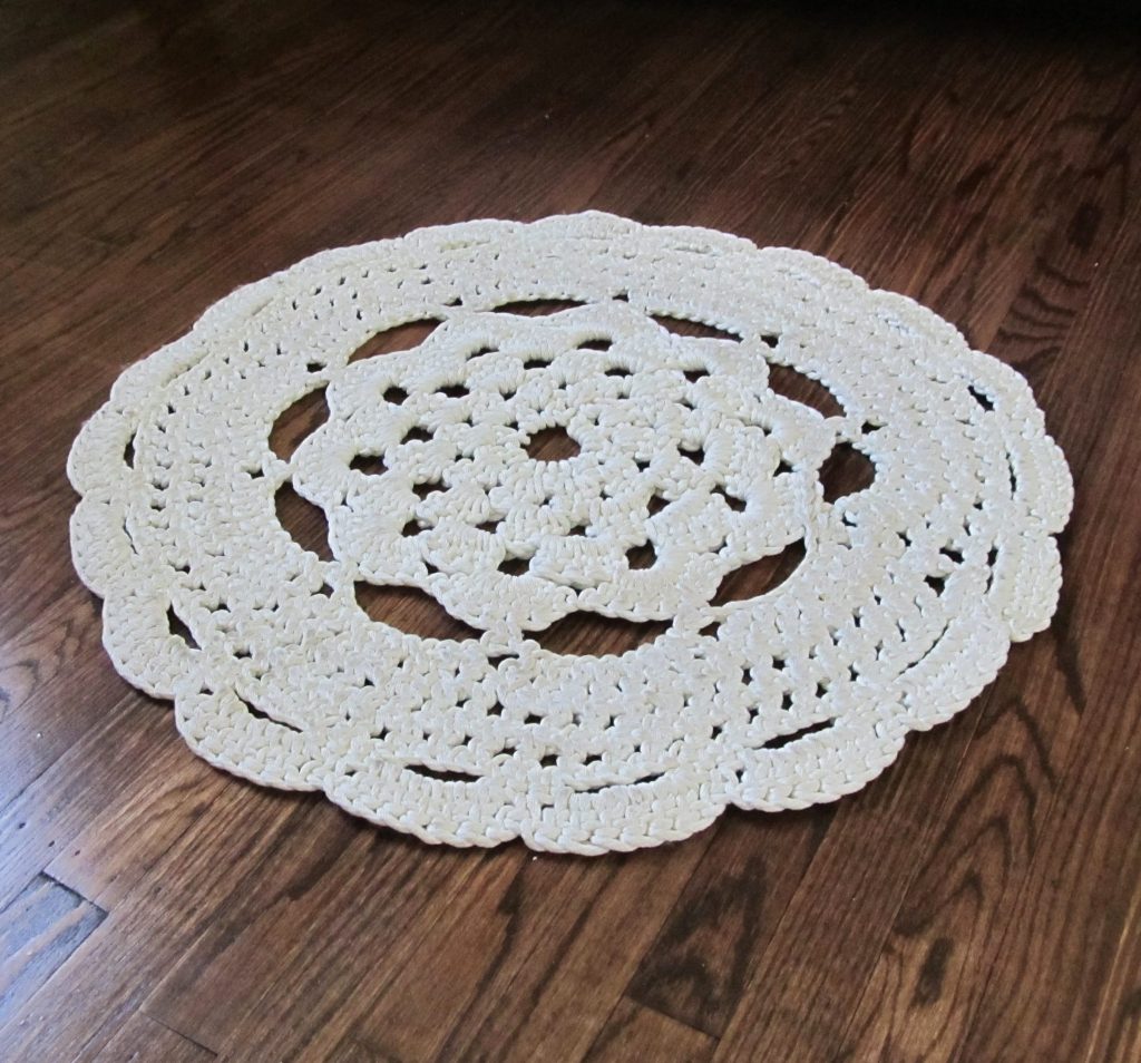 How to Crochet a Doily Rug with Clothesline, Easy Crochet Rug Pattern ...