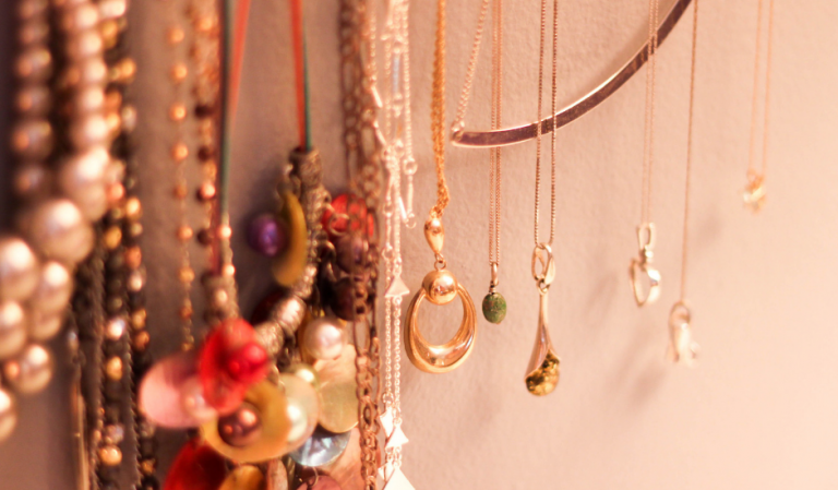 Tips for Storing and Displaying Jewelry Without Breaking the Bank ...