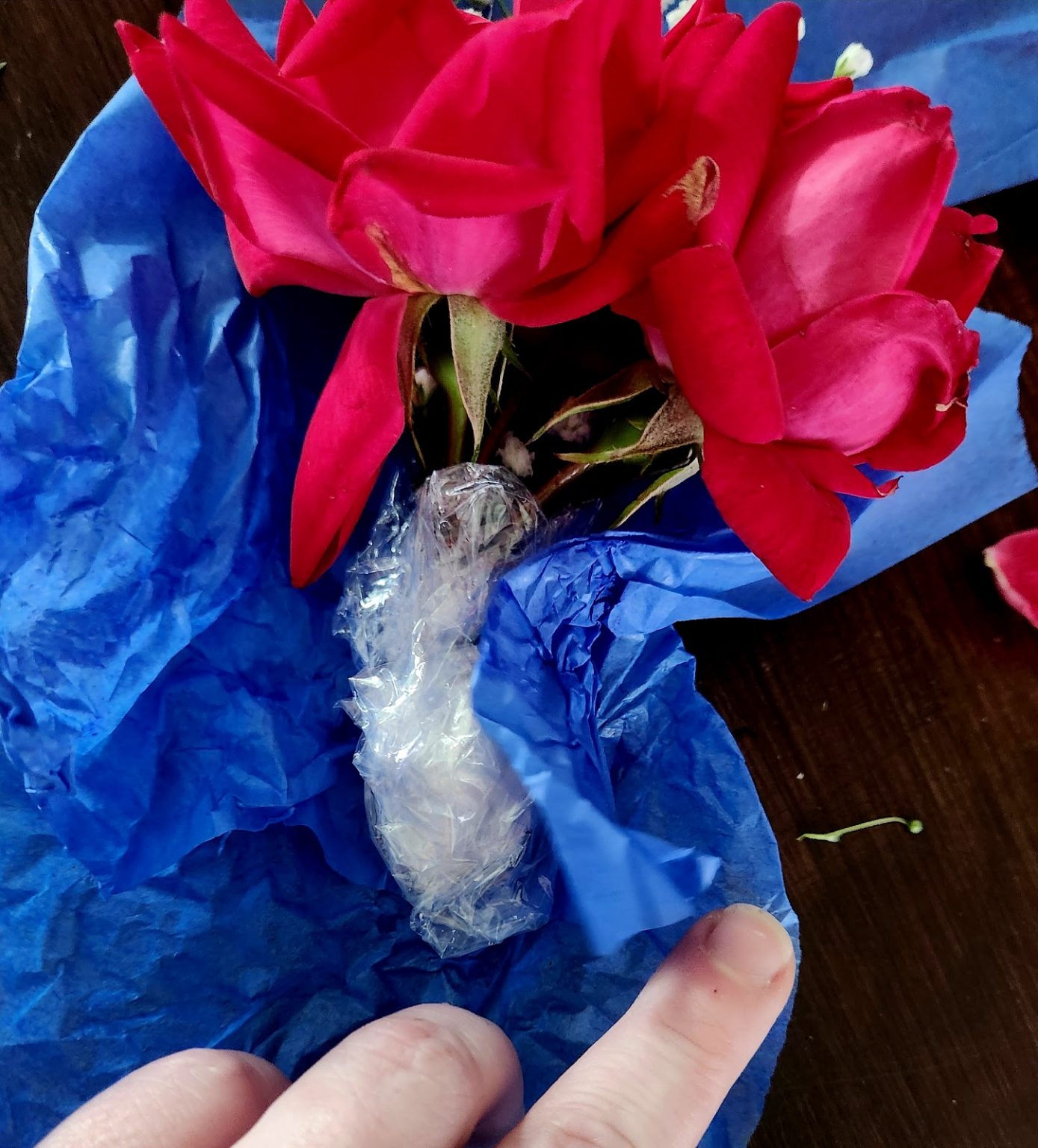 Make Mini Rose Bouquets From Garden Clippings, (Perfect for School Play ...